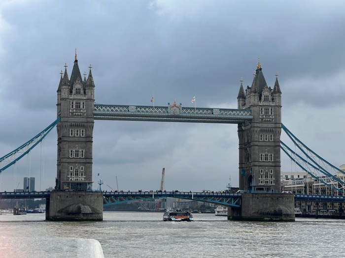 London :: Evas resetips